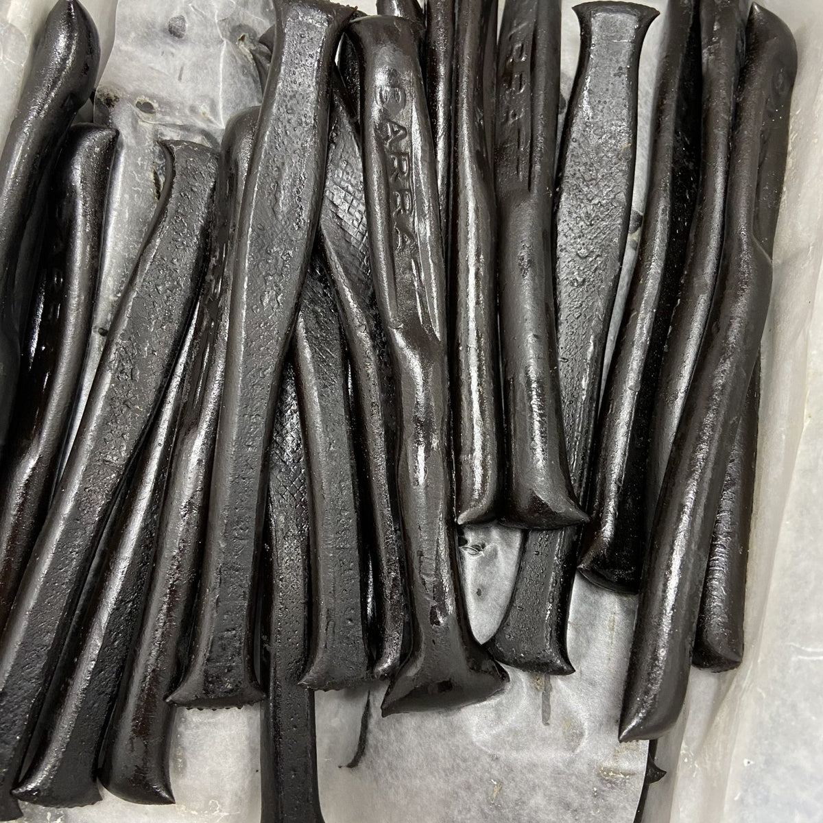 Hard liquorice sticks